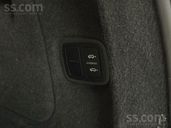 Melns Porsche Cayenne 2016 Rīga, ar dzinēja tilpumu 3.00 L un nobraukumu 216 tūkst. km par 25990 €, foto 7 vietnē AUTOMOTO.COM.LV