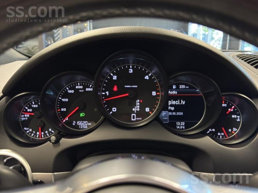Melns Porsche Cayenne 2016 Rīga, ar dzinēja tilpumu 3.00 L un nobraukumu 216 tūkst. km par 25990 €, foto 17 vietnē AUTOMOTO.COM.LV