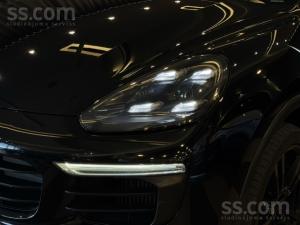 Melns Porsche Cayenne 2016 Rīga, ar dzinēja tilpumu 3.00 L un nobraukumu 216 tūkst. km par 25990 €, foto 28 vietnē AUTOMOTO.COM.LV