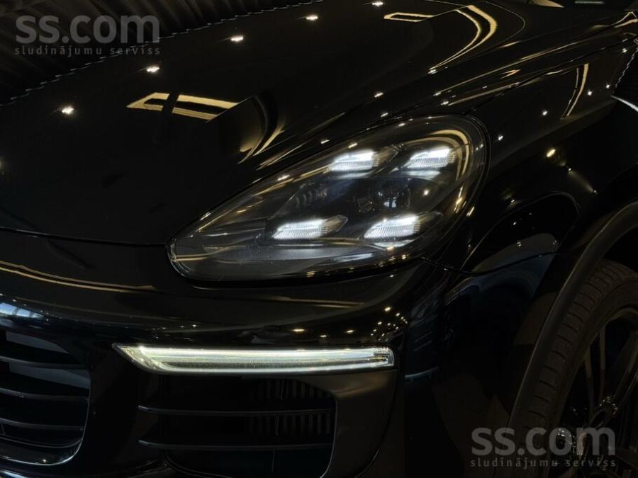 Melns Porsche Cayenne 2016 Rīga, ar dzinēja tilpumu 3.00 L un nobraukumu 216 tūkst. km par 25990 €, foto 28 vietnē AUTOMOTO.COM.LV
