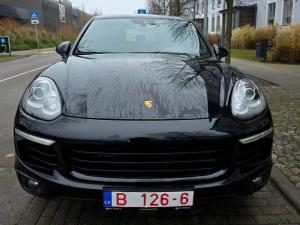 Melns Porsche Cayenne 2016 Rīga, ar dzinēja tilpumu 3.00 L un nobraukumu 204 tūkst. km par 19700 €, foto 3 vietnē AUTOMOTO.COM.LV