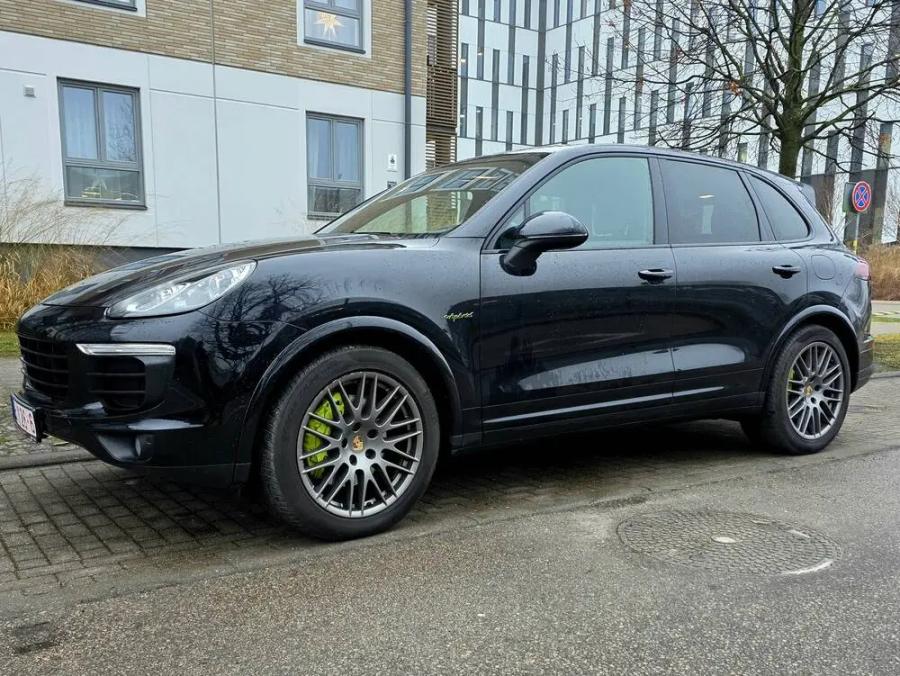 Melns Porsche Cayenne 2016 Rīga, ar dzinēja tilpumu 3.00 L un nobraukumu 204 tūkst. km par 19700 €, foto 4 vietnē AUTOMOTO.COM.LV