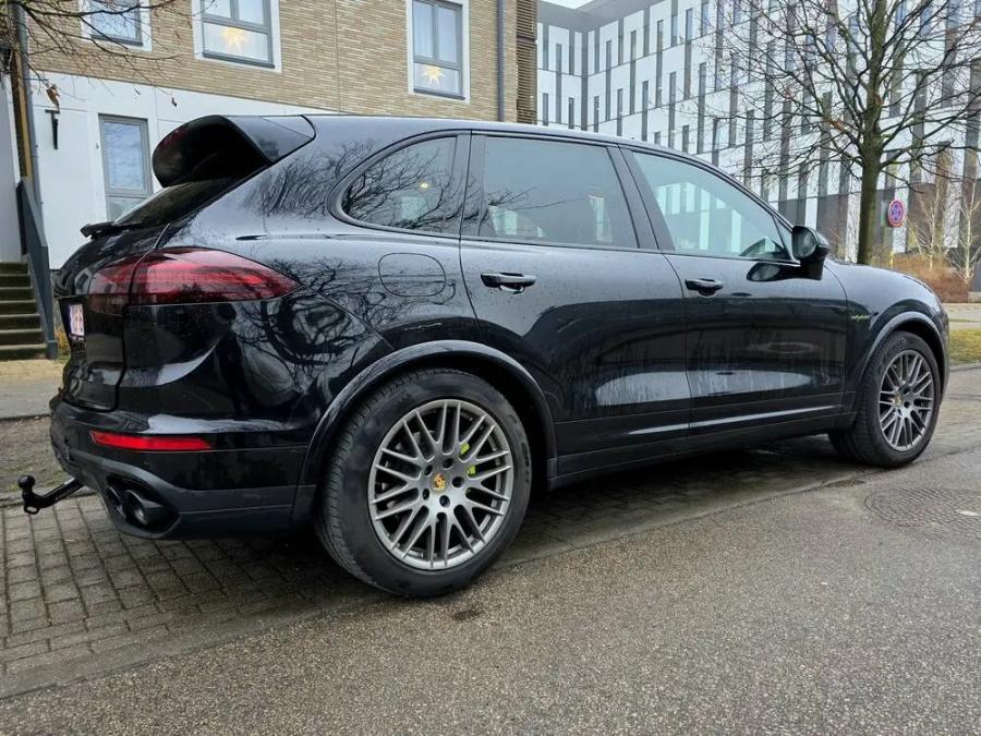 Melns Porsche Cayenne 2016 Rīga, ar dzinēja tilpumu 3.00 L un nobraukumu 204 tūkst. km par 19700 €, foto 8 vietnē AUTOMOTO.COM.LV