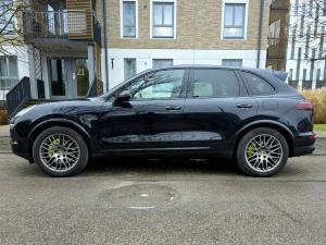 Melns Porsche Cayenne 2016 Rīga, ar dzinēja tilpumu 3.00 L un nobraukumu 204 tūkst. km par 19700 €, foto 9 vietnē AUTOMOTO.COM.LV