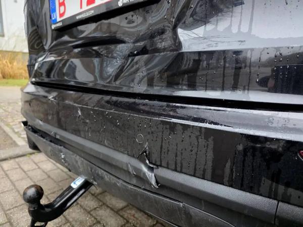Black Porsche Cayenne 2016 in Riga, with an engine capacity of 3.00 L and mileage of 204 thousand km for 19700 €, photo 9 on AUTOMOTO.COM.LV