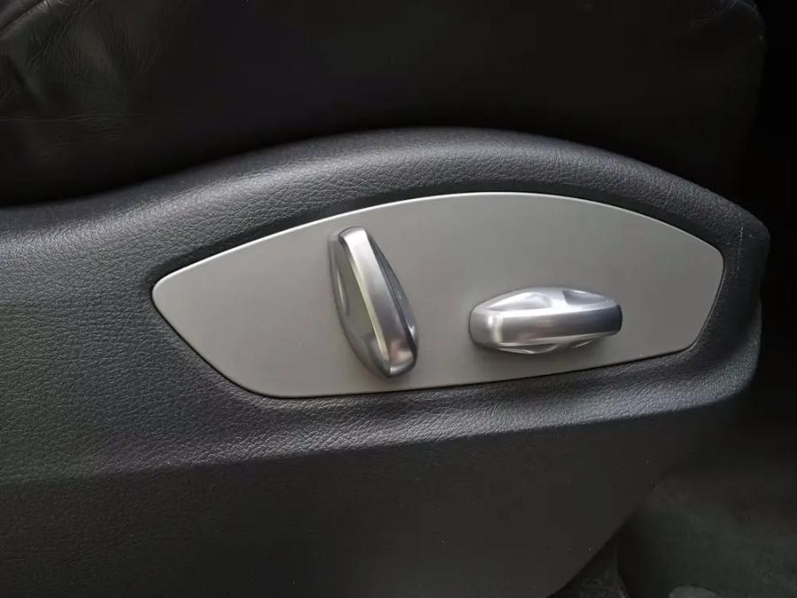 Melns Porsche Cayenne 2016 Rīga, ar dzinēja tilpumu 3.00 L un nobraukumu 204 tūkst. km par 19700 €, foto 20 vietnē AUTOMOTO.COM.LV