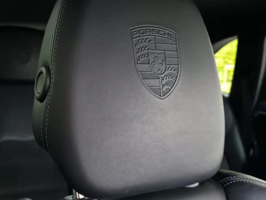 Melns Porsche Cayenne 2016 Rīga, ar dzinēja tilpumu 3.00 L un nobraukumu 204 tūkst. km par 19700 €, foto 25 vietnē AUTOMOTO.COM.LV