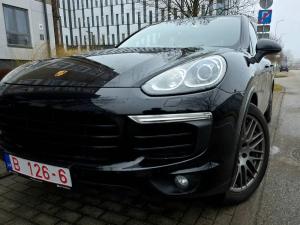 Melns Porsche Cayenne 2016 Rīga, ar dzinēja tilpumu 3.00 L un nobraukumu 204 tūkst. km par 19700 €, foto 34 vietnē AUTOMOTO.COM.LV