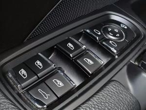 Melns Porsche Cayenne 2016 Rīga, ar dzinēja tilpumu 3.00 L un nobraukumu 204 tūkst. km par 19700 €, foto 38 vietnē AUTOMOTO.COM.LV