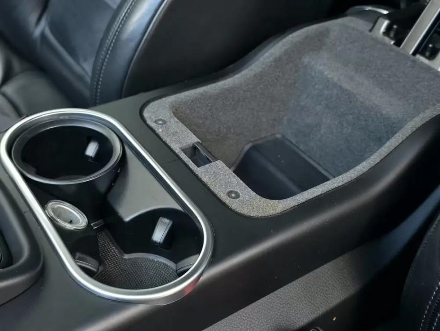 Melns Porsche Cayenne 2016 Rīga, ar dzinēja tilpumu 3.00 L un nobraukumu 204 tūkst. km par 19700 €, foto 40 vietnē AUTOMOTO.COM.LV