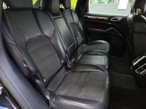 Melns Porsche Cayenne 2016 Rīga, ar dzinēja tilpumu 3.00 L un nobraukumu 204 tūkst. km par 19700 €, foto 44 vietnē AUTOMOTO.COM.LV