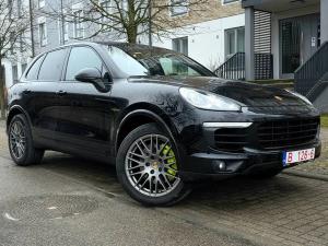 Melns Porsche Cayenne 2016 Rīga, ar dzinēja tilpumu 3.00 L un nobraukumu 204 tūkst. km par 19700 €, foto 48 vietnē AUTOMOTO.COM.LV