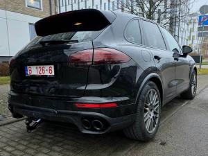 Melns Porsche Cayenne 2016 Rīga, ar dzinēja tilpumu 3.00 L un nobraukumu 204 tūkst. km par 19700 €, foto 50 vietnē AUTOMOTO.COM.LV