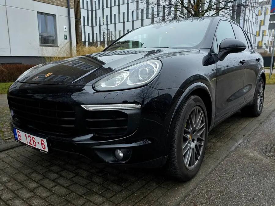 Melns Porsche Cayenne 2016 Rīga, ar dzinēja tilpumu 3.00 L un nobraukumu 204 tūkst. km par 19700 €, foto 51 vietnē AUTOMOTO.COM.LV