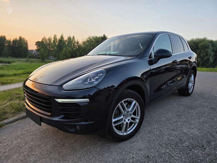 Melns Porsche Cayenne 2016 Utena, ar dzinēja tilpumu 3.60 L un nobraukumu 250 tūkst. km par 16900 €, foto 3 vietnē AUTOMOTO.COM.LV