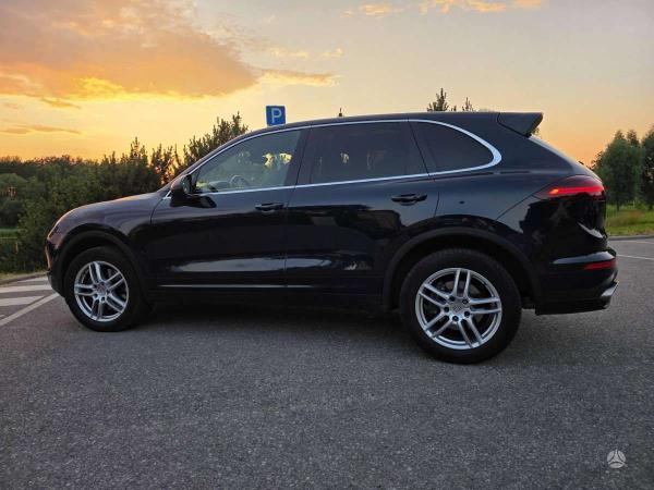 Черный Порше Каен 2016 в Утена, объемом двигателя 3.60 л и пробегом 250 тыс. км за 16900 €, фото 4 на AUTOMOTO.COM.LV