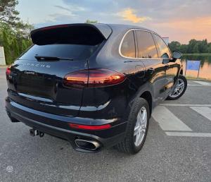 Melns Porsche Cayenne 2016 Utena, ar dzinēja tilpumu 3.60 L un nobraukumu 250 tūkst. km par 16900 €, foto 7 vietnē AUTOMOTO.COM.LV