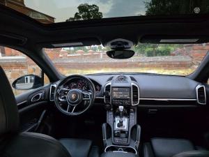 Melns Porsche Cayenne 2016 Utena, ar dzinēja tilpumu 3.60 L un nobraukumu 250 tūkst. km par 16900 €, foto 10 vietnē AUTOMOTO.COM.LV
