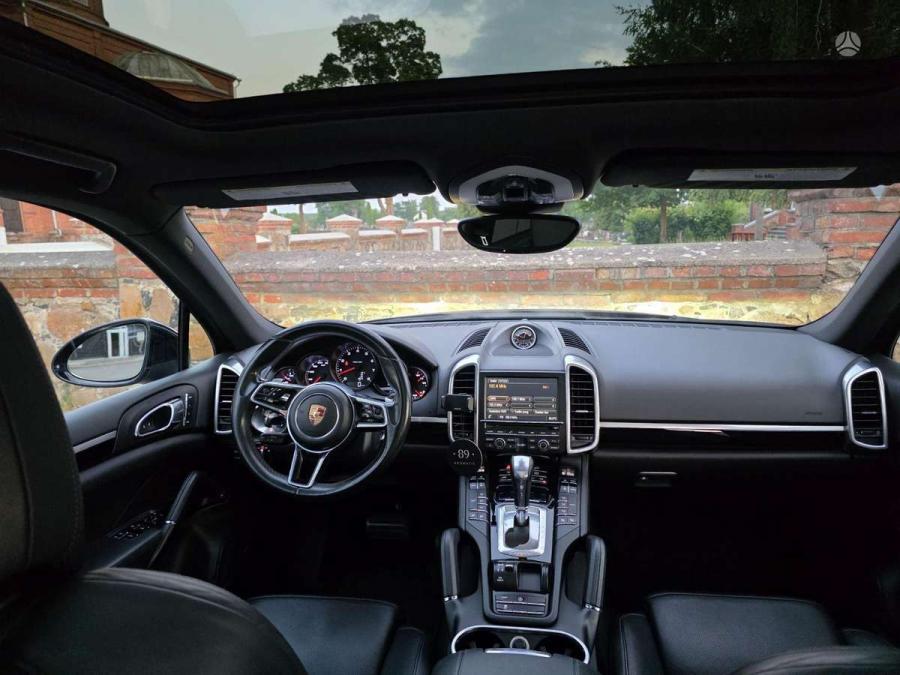 Melns Porsche Cayenne 2016 Utena, ar dzinēja tilpumu 3.60 L un nobraukumu 250 tūkst. km par 16900 €, foto 10 vietnē AUTOMOTO.COM.LV
