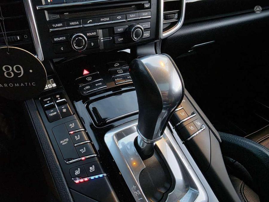 Melns Porsche Cayenne 2016 Utena, ar dzinēja tilpumu 3.60 L un nobraukumu 250 tūkst. km par 16900 €, foto 15 vietnē AUTOMOTO.COM.LV