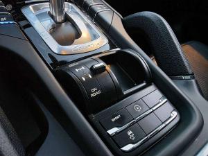 Melns Porsche Cayenne 2016 Utena, ar dzinēja tilpumu 3.60 L un nobraukumu 250 tūkst. km par 16900 €, foto 23 vietnē AUTOMOTO.COM.LV