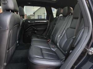 Melns Porsche Cayenne 2016 Utena, ar dzinēja tilpumu 3.60 L un nobraukumu 250 tūkst. km par 16900 €, foto 28 vietnē AUTOMOTO.COM.LV