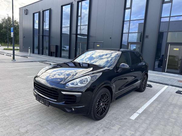 Melns Porsche Cayenne 2016 Viļņa, ar dzinēja tilpumu 3.60 L un nobraukumu 160 tūkst. km par 22500 €, foto 7 vietnē AUTOMOTO.COM.LV