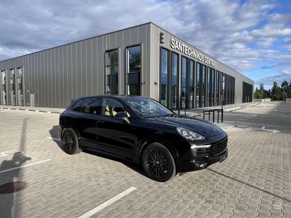 Melns Porsche Cayenne 2016 Viļņa, ar dzinēja tilpumu 3.60 L un nobraukumu 160 tūkst. km par 22500 €, foto 8 vietnē AUTOMOTO.COM.LV