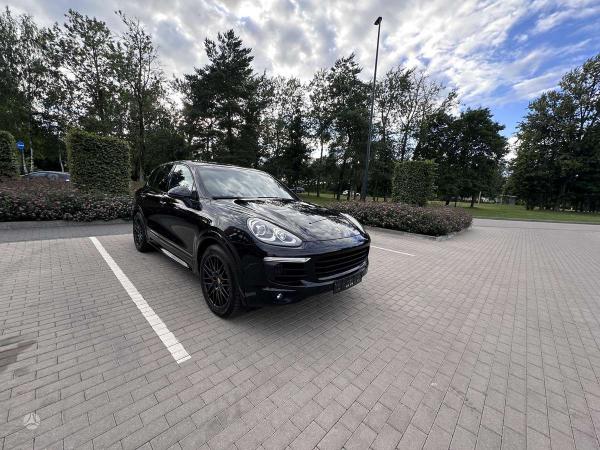 Melns Porsche Cayenne 2016 Viļņa, ar dzinēja tilpumu 3.60 L un nobraukumu 160 tūkst. km par 22500 €, foto 10 vietnē AUTOMOTO.COM.LV
