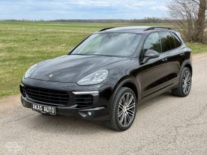 Black Porsche Cayenne 2016 in Vilkaviskis, with an engine capacity of 4.10 L and mileage of 205 thousand km for 29300 €, photo  on AUTOMOTO.COM.LV