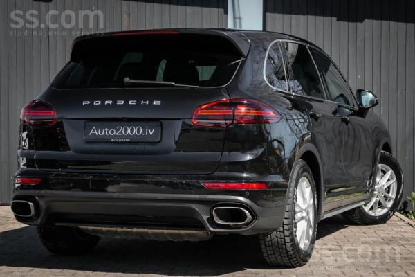 Melns Porsche Cayenne 2016 Tukums, ar dzinēja tilpumu 3.00 L un nobraukumu 289 tūkst. km par 19990 €, foto 5 vietnē AUTOMOTO.COM.LV