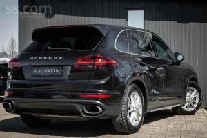 Melns Porsche Cayenne 2016 Tukums, ar dzinēja tilpumu 3.00 L un nobraukumu 289 tūkst. km par 19990 €, foto 9 vietnē AUTOMOTO.COM.LV