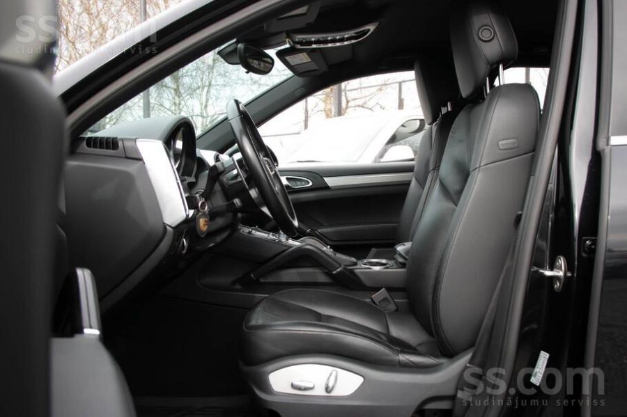 Melns Porsche Cayenne 2016 Tukums, ar dzinēja tilpumu 3.00 L un nobraukumu 289 tūkst. km par 19990 €, foto 14 vietnē AUTOMOTO.COM.LV