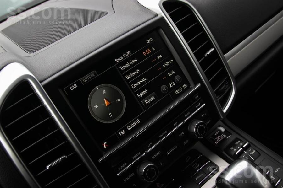 Melns Porsche Cayenne 2016 Tukums, ar dzinēja tilpumu 3.00 L un nobraukumu 289 tūkst. km par 19990 €, foto 23 vietnē AUTOMOTO.COM.LV