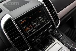 Melns Porsche Cayenne 2016 Tukums, ar dzinēja tilpumu 3.00 L un nobraukumu 289 tūkst. km par 19990 €, foto 25 vietnē AUTOMOTO.COM.LV