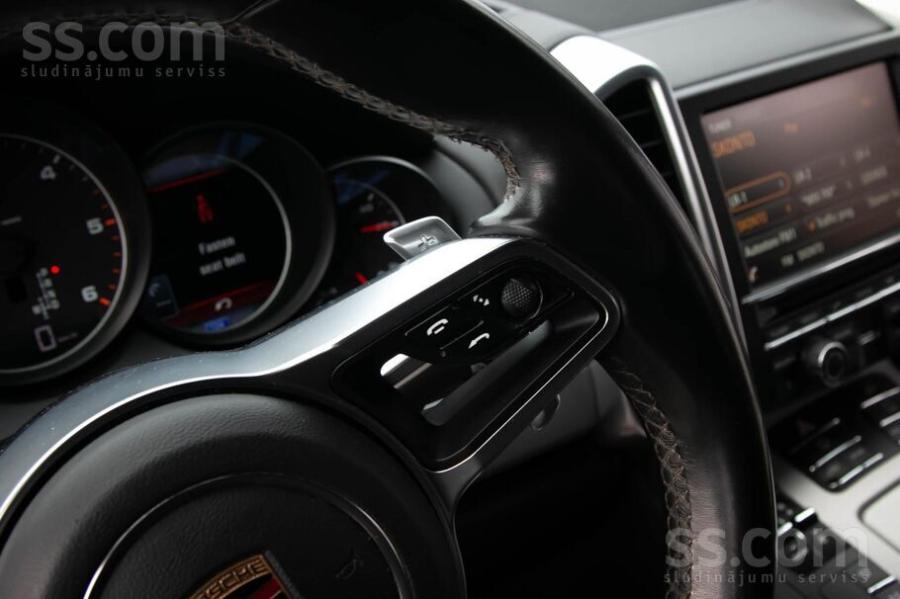 Melns Porsche Cayenne 2016 Tukums, ar dzinēja tilpumu 3.00 L un nobraukumu 289 tūkst. km par 19990 €, foto 28 vietnē AUTOMOTO.COM.LV