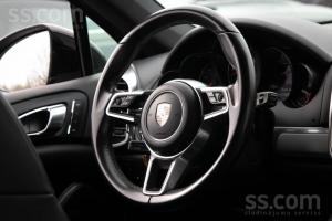 Melns Porsche Cayenne 2016 Tukums, ar dzinēja tilpumu 3.00 L un nobraukumu 289 tūkst. km par 19990 €, foto 30 vietnē AUTOMOTO.COM.LV