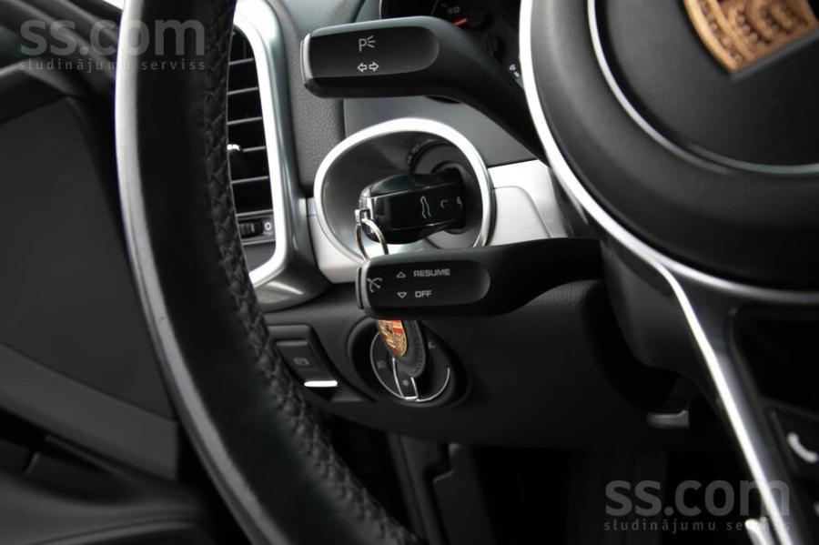 Melns Porsche Cayenne 2016 Tukums, ar dzinēja tilpumu 3.00 L un nobraukumu 289 tūkst. km par 19990 €, foto 32 vietnē AUTOMOTO.COM.LV