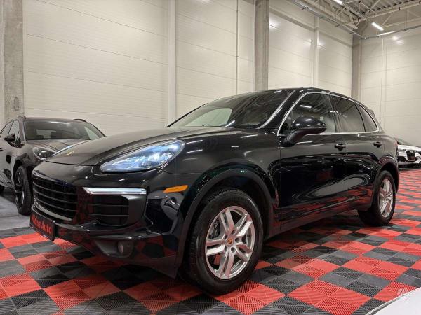 Melns Porsche Cayenne 2016 Viļņa, ar dzinēja tilpumu 3.60 L un nobraukumu 164 tūkst. km par 19999 €, foto 1 vietnē AUTOMOTO.COM.LV
