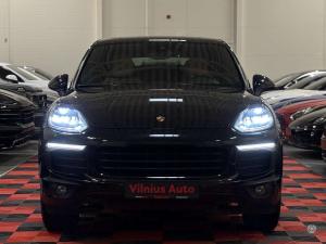 Melns Porsche Cayenne 2016 Viļņa, ar dzinēja tilpumu 3.60 L un nobraukumu 164 tūkst. km par 19999 €, foto 3 vietnē AUTOMOTO.COM.LV