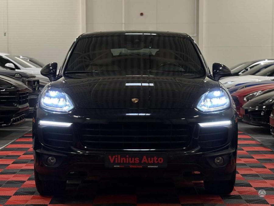 Melns Porsche Cayenne 2016 Viļņa, ar dzinēja tilpumu 3.60 L un nobraukumu 164 tūkst. km par 19999 €, foto 3 vietnē AUTOMOTO.COM.LV