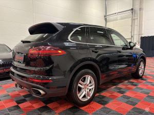 Melns Porsche Cayenne 2016 Viļņa, ar dzinēja tilpumu 3.60 L un nobraukumu 164 tūkst. km par 19999 €, foto 5 vietnē AUTOMOTO.COM.LV