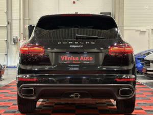Melns Porsche Cayenne 2016 Viļņa, ar dzinēja tilpumu 3.60 L un nobraukumu 164 tūkst. km par 19999 €, foto 6 vietnē AUTOMOTO.COM.LV