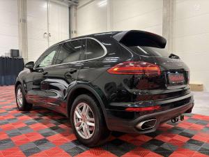 Melns Porsche Cayenne 2016 Viļņa, ar dzinēja tilpumu 3.60 L un nobraukumu 164 tūkst. km par 19999 €, foto 7 vietnē AUTOMOTO.COM.LV
