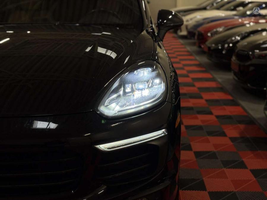 Melns Porsche Cayenne 2016 Viļņa, ar dzinēja tilpumu 3.60 L un nobraukumu 164 tūkst. km par 19999 €, foto 8 vietnē AUTOMOTO.COM.LV