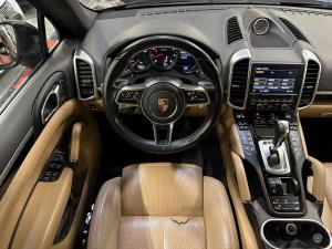 Melns Porsche Cayenne 2016 Viļņa, ar dzinēja tilpumu 3.60 L un nobraukumu 164 tūkst. km par 19999 €, foto 21 vietnē AUTOMOTO.COM.LV
