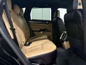 Melns Porsche Cayenne 2016 Viļņa, ar dzinēja tilpumu 3.60 L un nobraukumu 164 tūkst. km par 19999 €, foto 29 vietnē AUTOMOTO.COM.LV