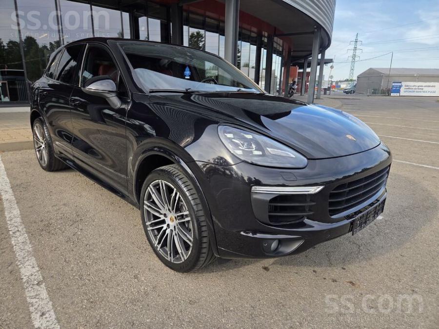 Melns Porsche Cayenne 2016 Rīga, ar dzinēja tilpumu 3.00 L un nobraukumu 0 tūkst. km par 19500 €, foto 3 vietnē AUTOMOTO.COM.LV