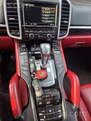 Melns Porsche Cayenne 2016 Rīga, ar dzinēja tilpumu 3.00 L un nobraukumu 0 tūkst. km par 19500 €, foto 18 vietnē AUTOMOTO.COM.LV