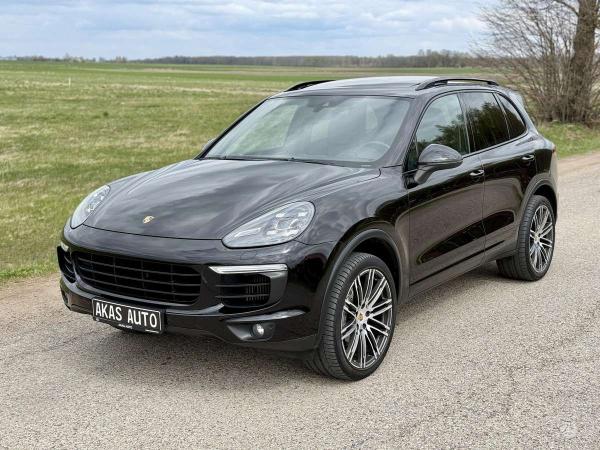 Black Porsche Cayenne 2016 in Siauliai, with an engine capacity of 4.13 L and mileage of 205 thousand km for 28900 €, photo 1 on AUTOMOTO.COM.LV